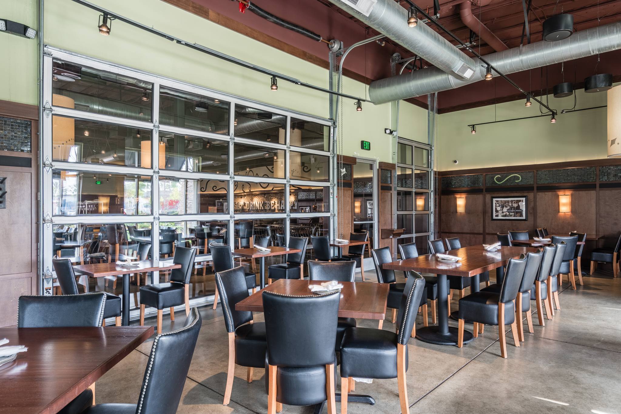 Restaurants near AMC Tustin 14 @ The District, Tustin, CA - Restaurantji