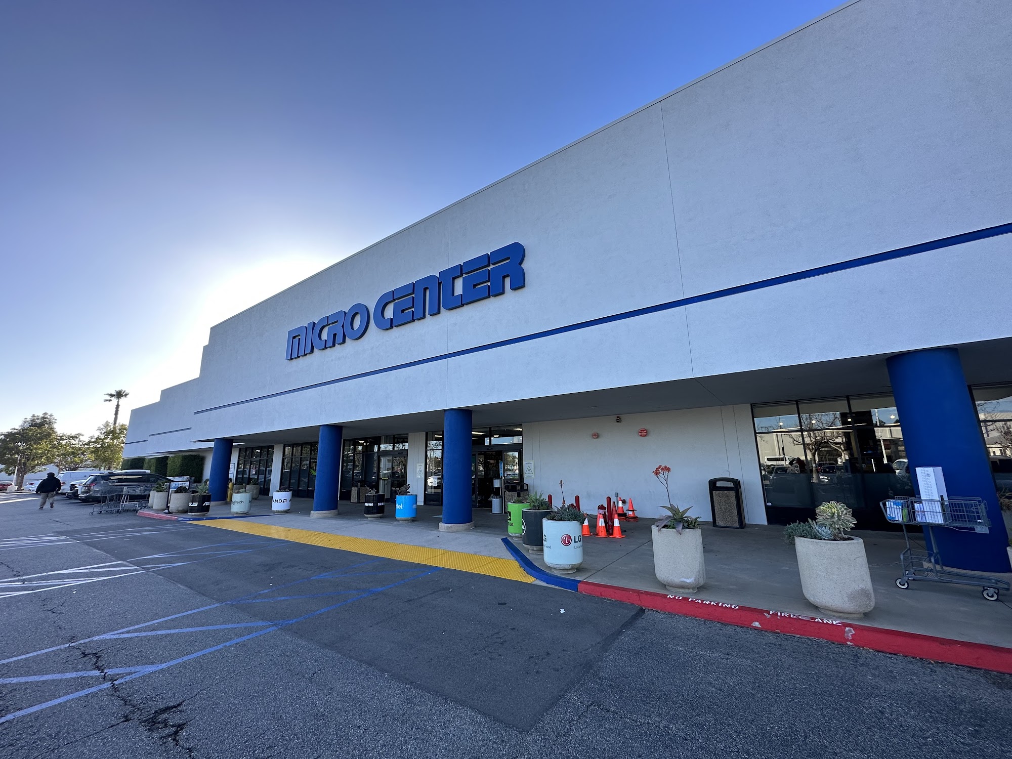 MICRO CENTER - Tustin CA - Hours, Directions, Reviews - Loc8NearMe