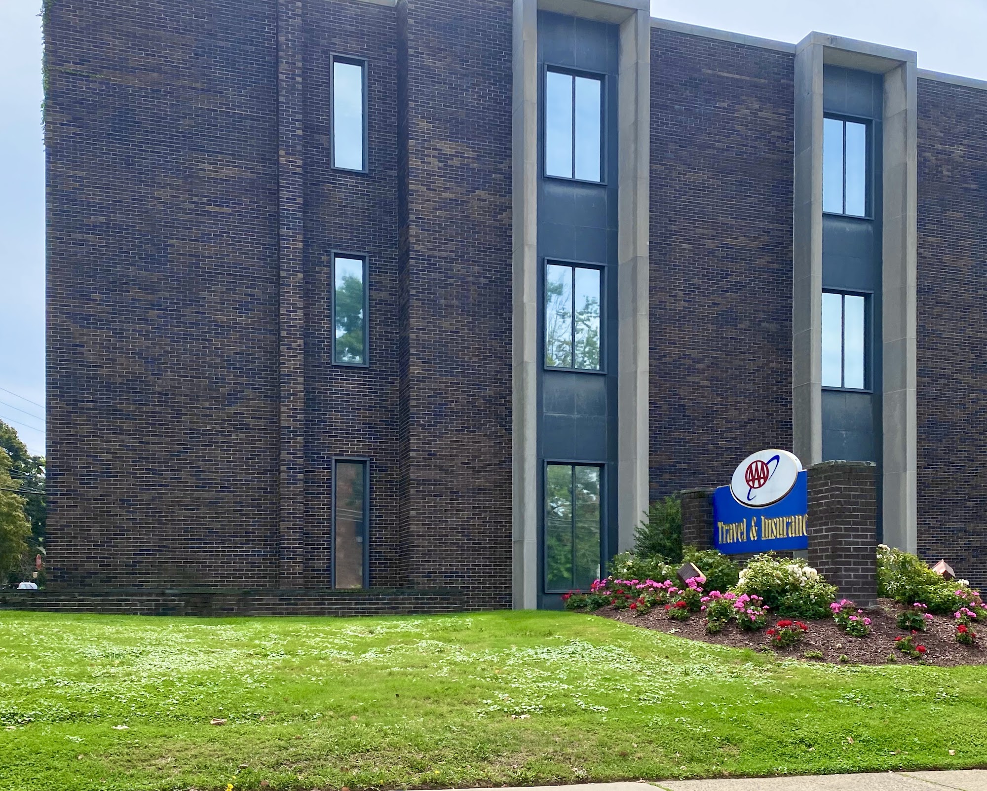 AAA WEST HARTFORD - 815 Farmington Ave, West Hartford CT - Hours ...