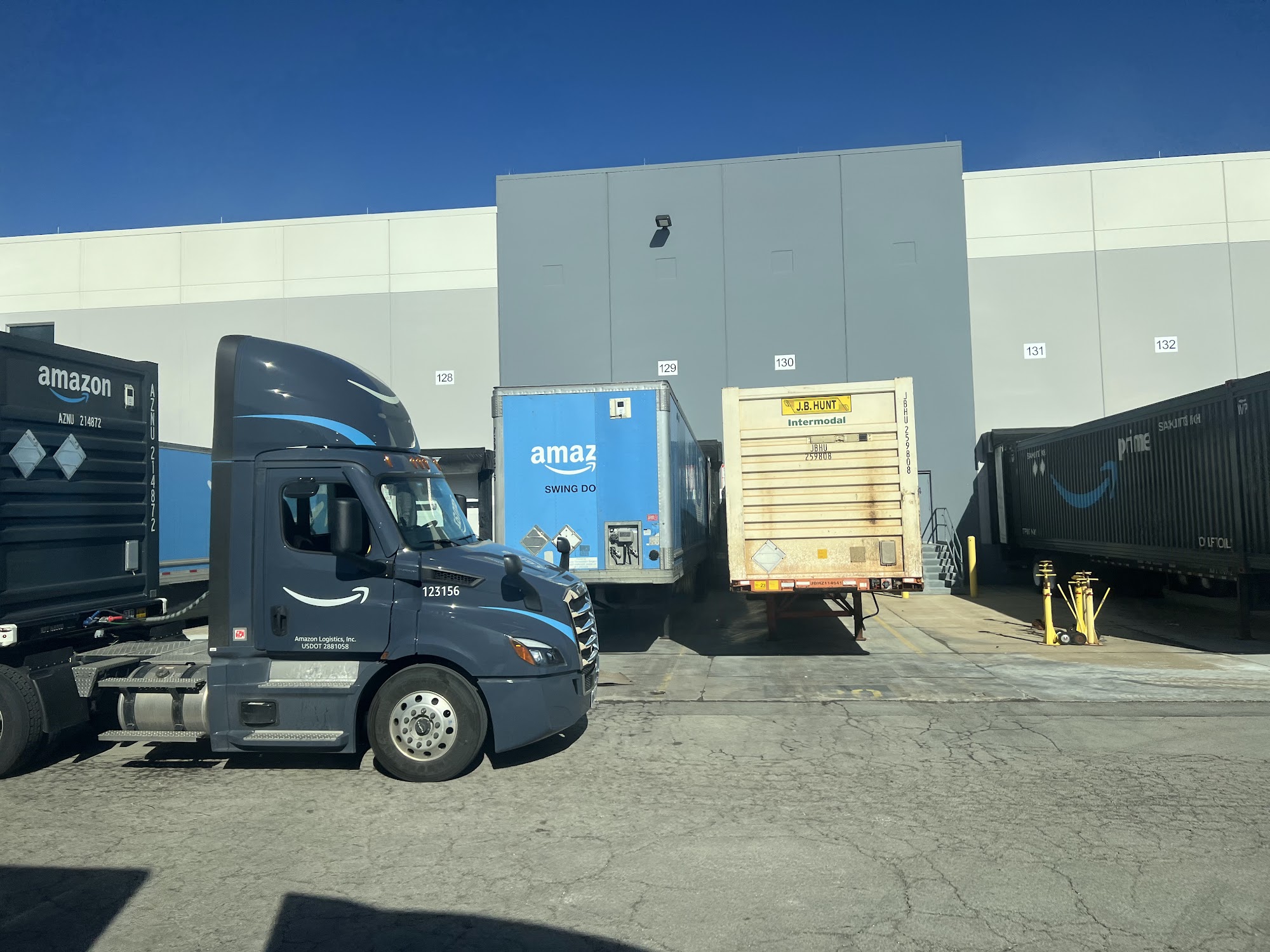 AMAZON CROSS-DOCK FACILITY - MDW2 - Joliet IL - Hours, Directions ...