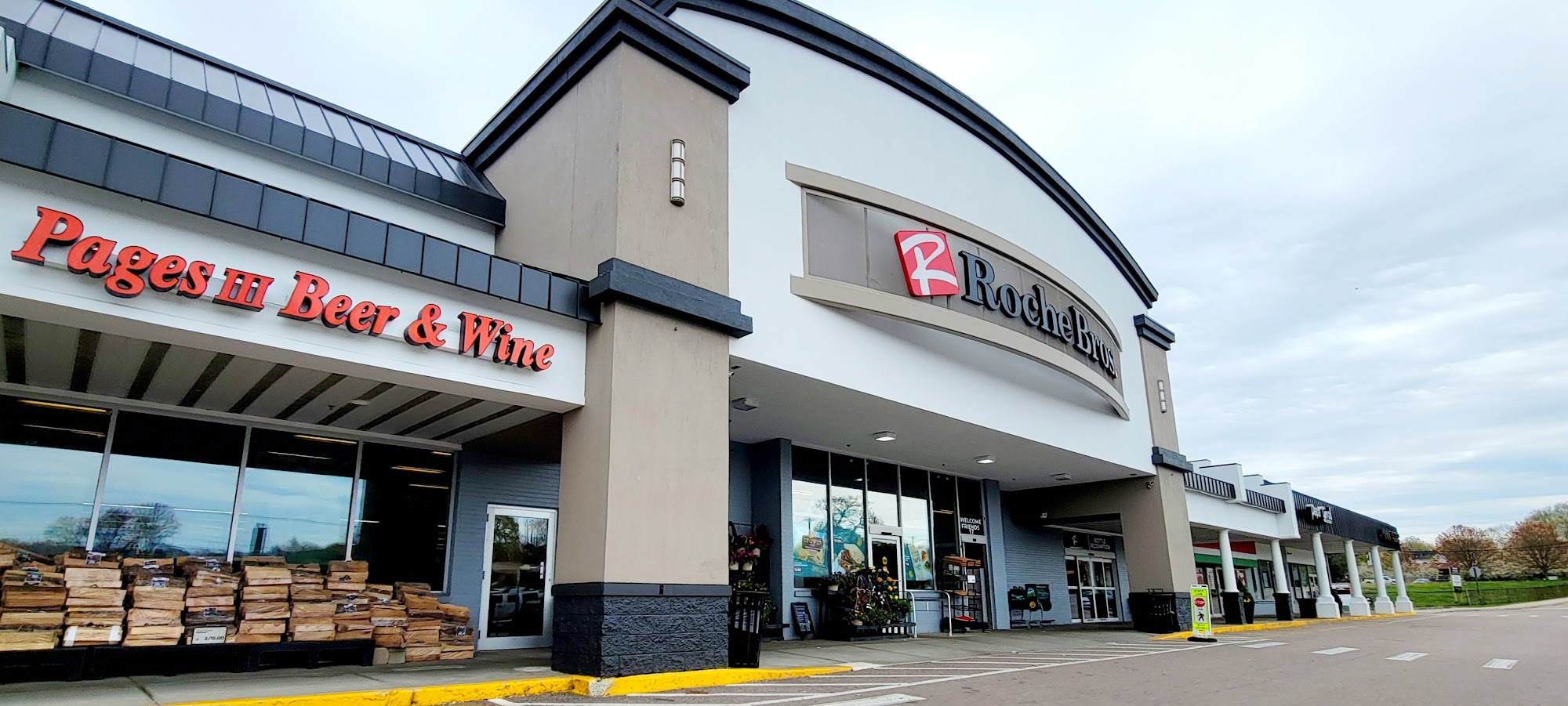 ROCHE BROS. BRIDGEWATER - Bridgewater MA - Hours, Directions, Reviews ...