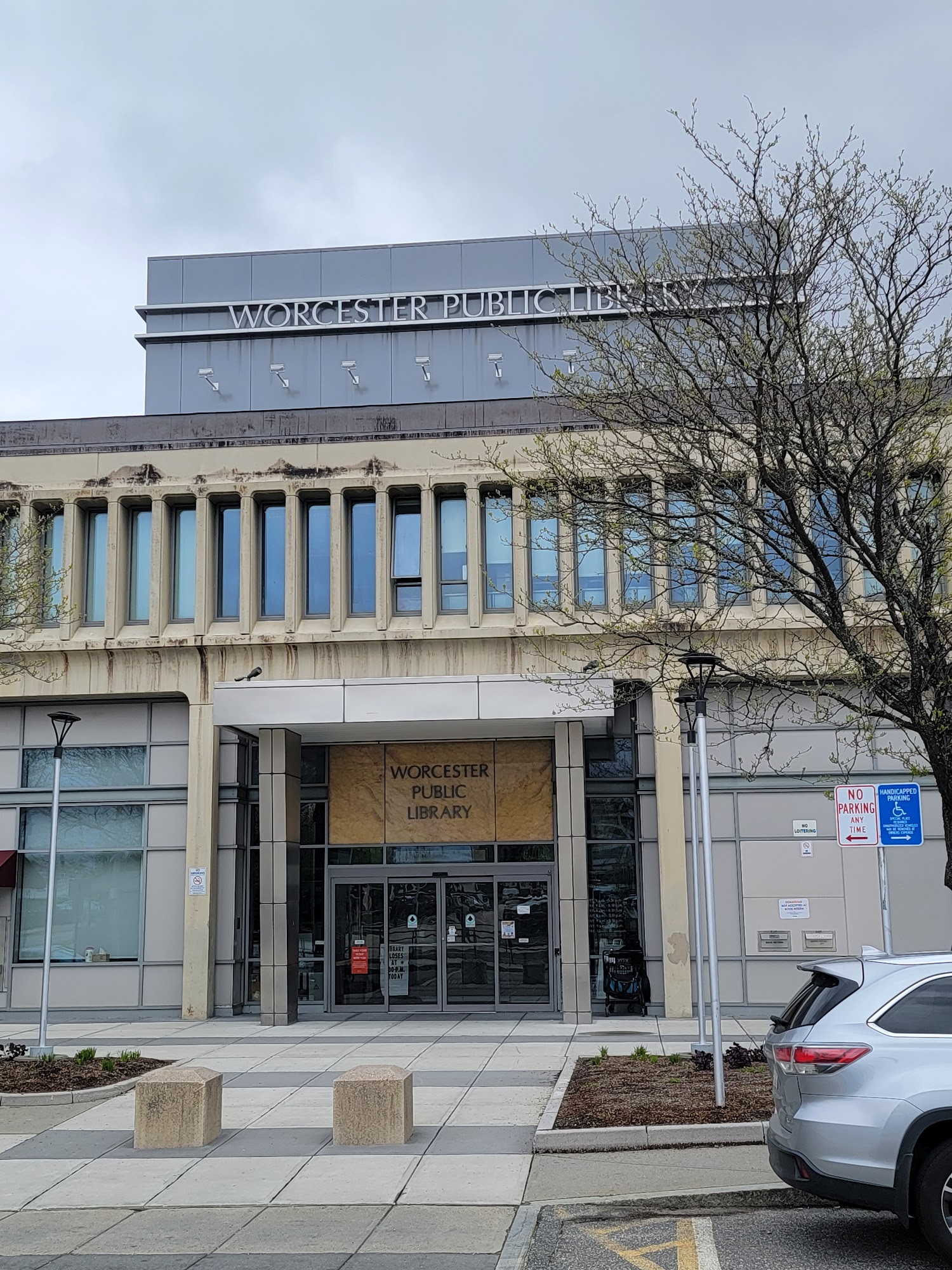 WORCESTER PUBLIC LIBRARY - Worcester MA - Hours, Directions, Reviews ...