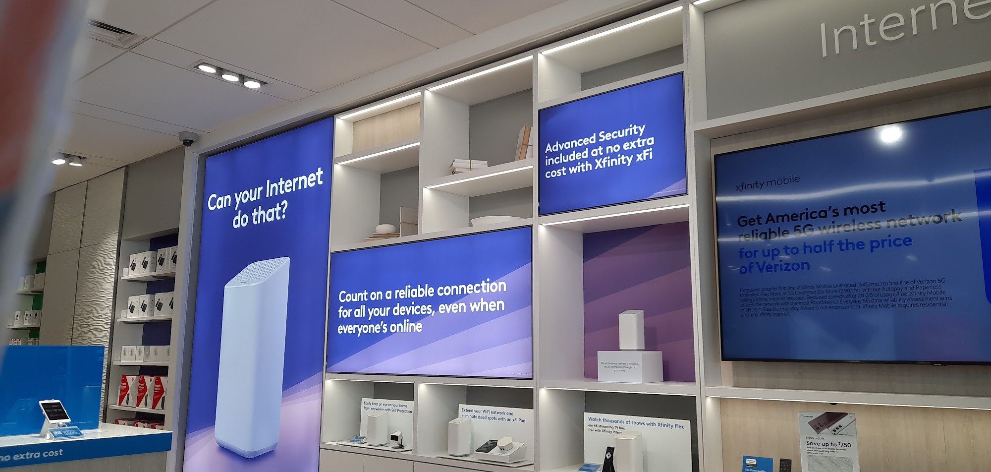 XFINITY STORE BY COMCAST - 2911 Preyde Blvd Suite 14, Lansing MI ...