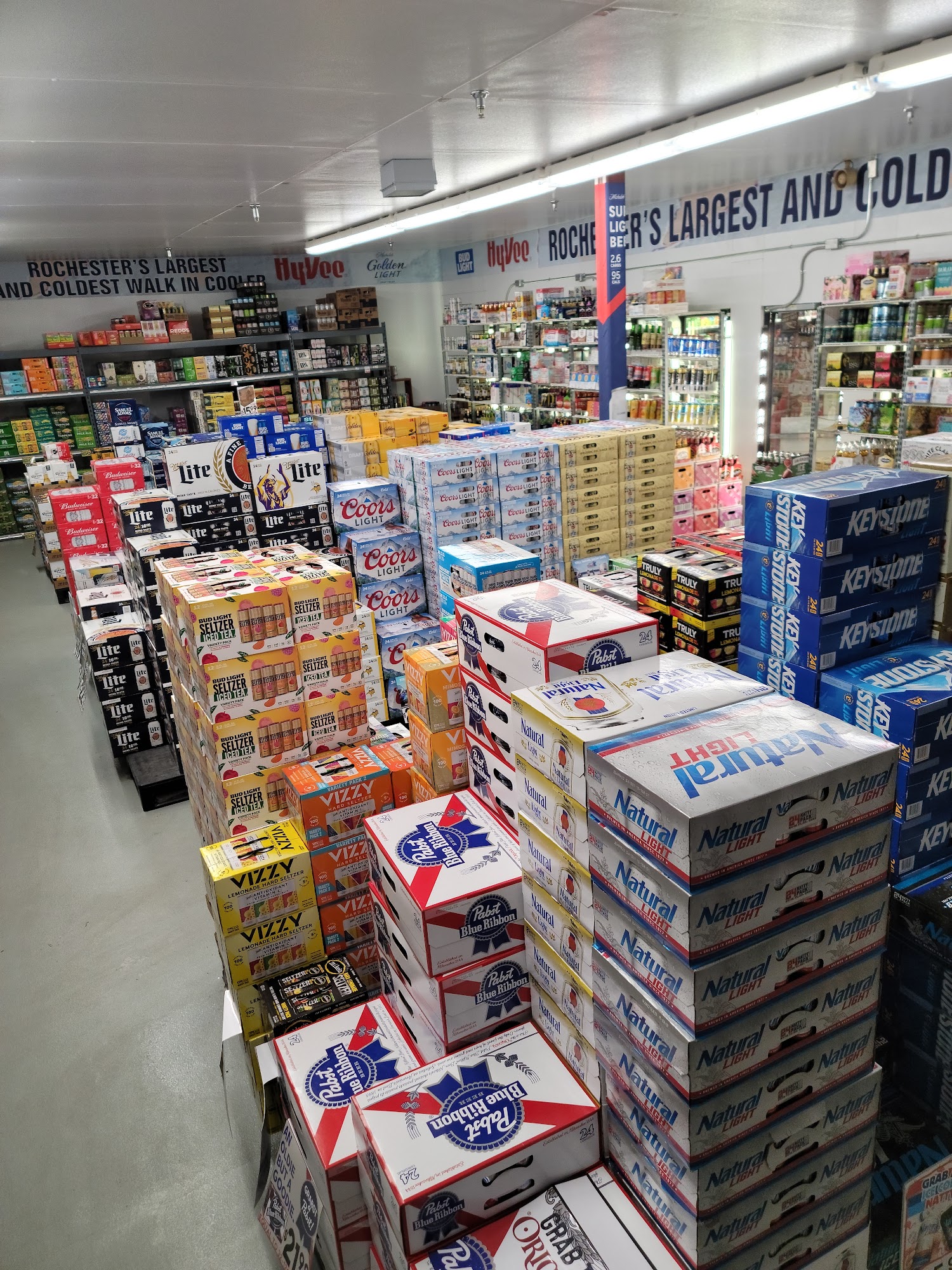 HY-VEE WINE & SPIRITS - 1106 6th Street NW, Rochester MN - Hours ...