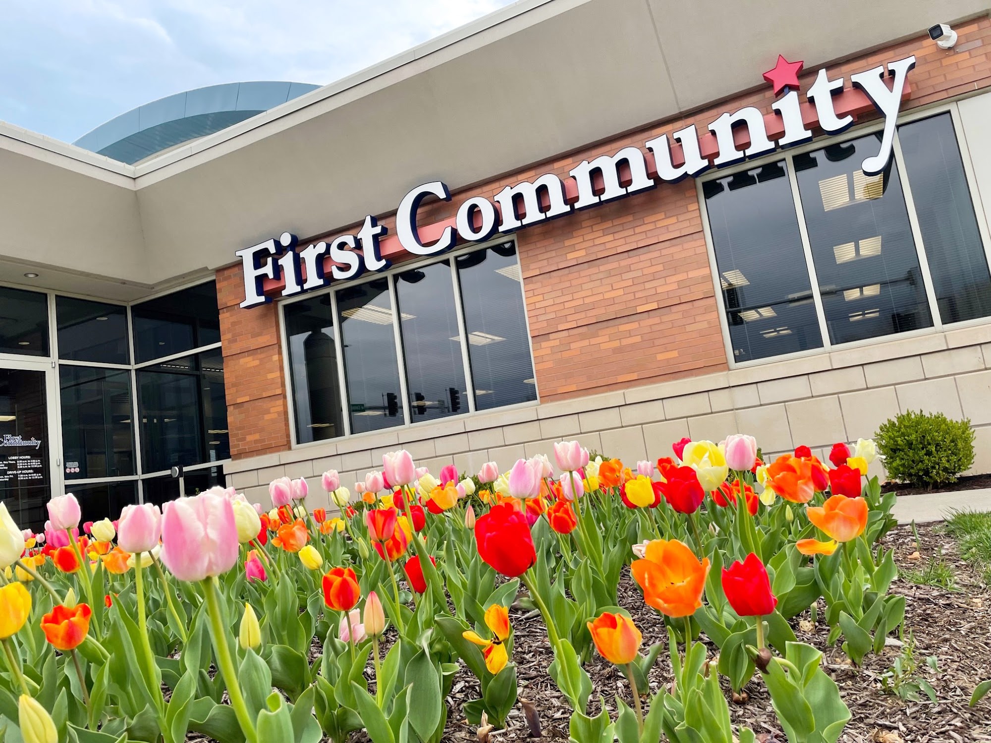 FIRST COMMUNITY CREDIT UNION - 4570 Mid Rivers Mall Dr, St Peters MO ...