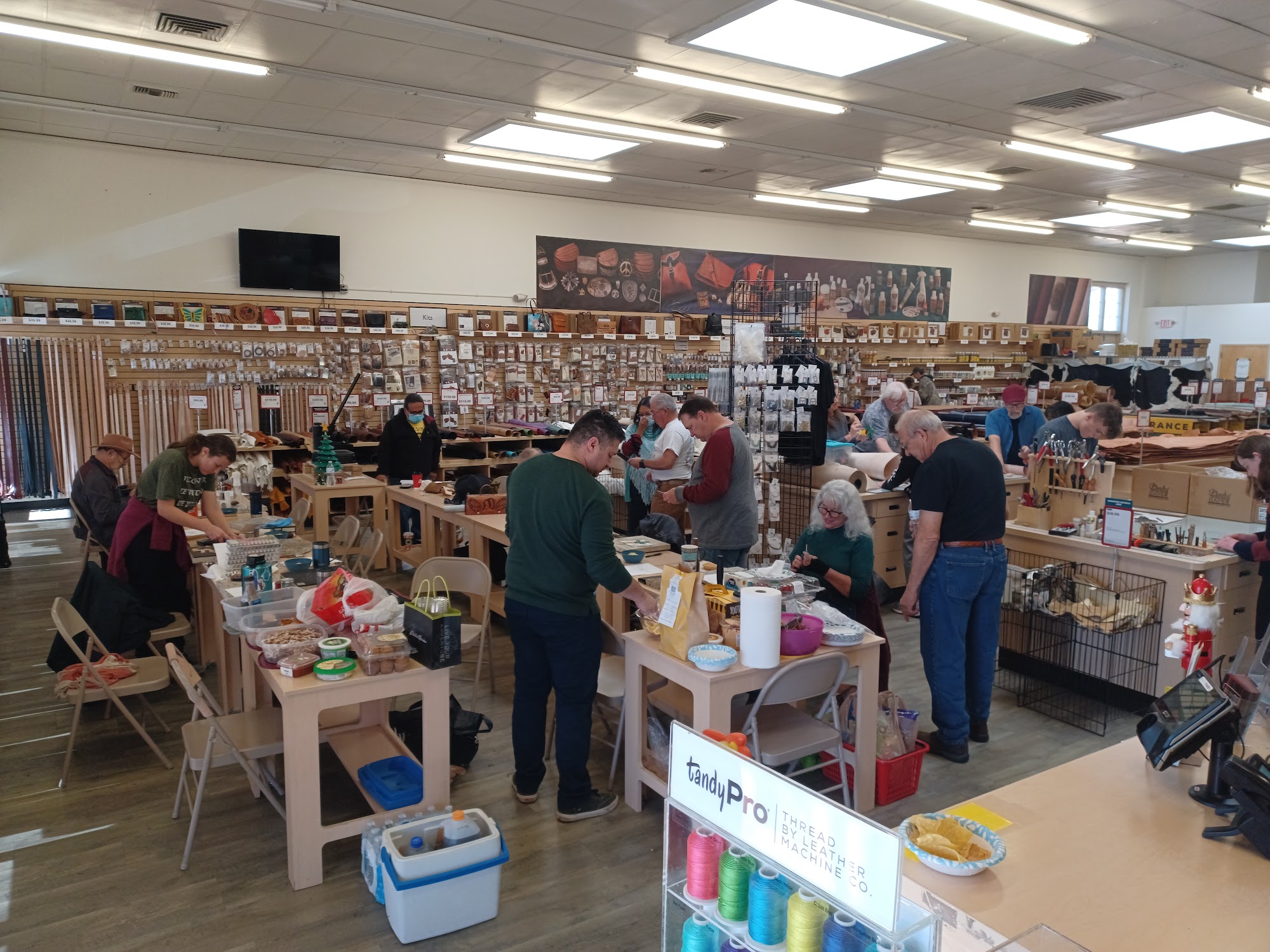 TANDY LEATHER ALBUQUERQUE - 10 - 6505 Menaul Blvd NE, Albuquerque NM ...