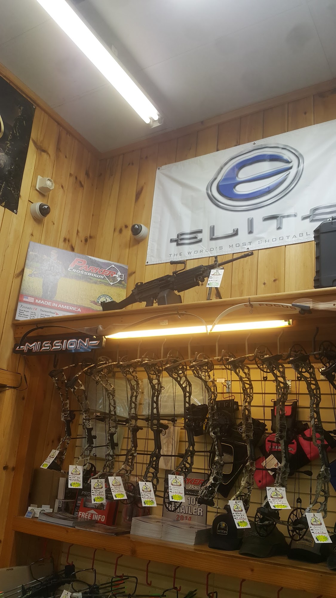 FIN FEATHER FUR OUTFITTERS - CLEVELAND - Middleburg Heights OH - Hours ...