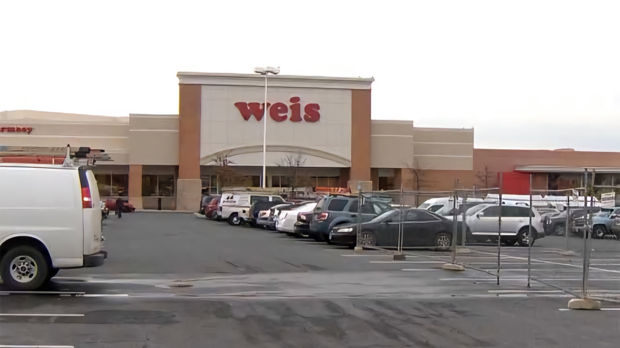 WEIS MARKETS PHARMACY - 1800 Roosevelt Ave, York PA - Hours, Directions ...