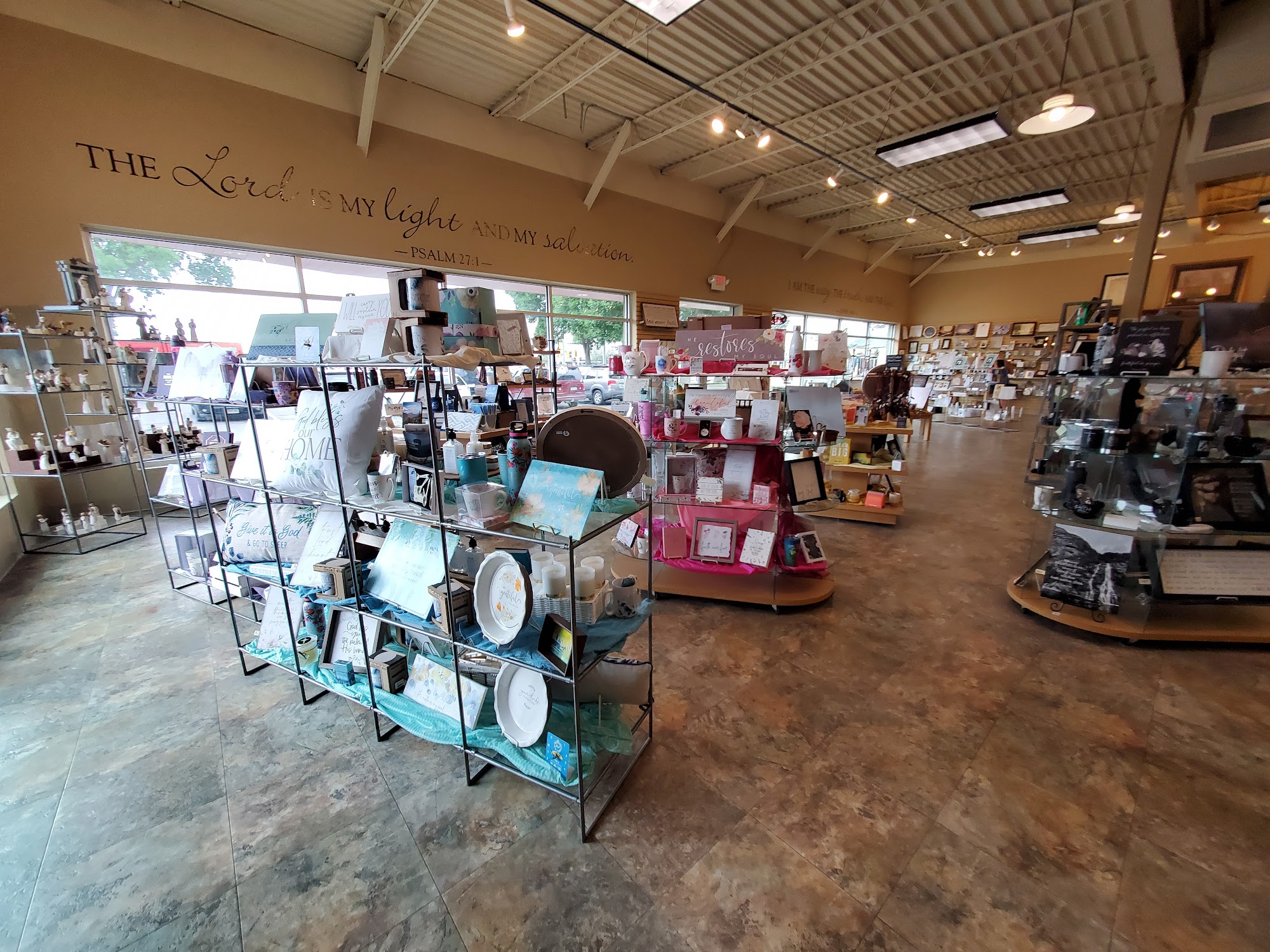 CROSSROADS BOOK & MUSIC - Sioux Falls SD - Hours, Directions, Reviews ...