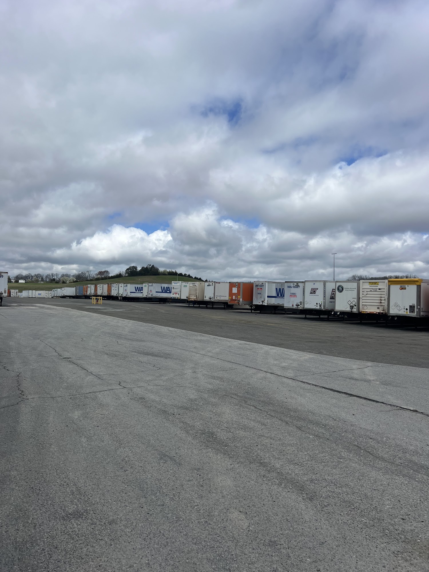 WALMART DISTRIBUTION CENTER - Midway TN - Hours, Directions, Reviews ...