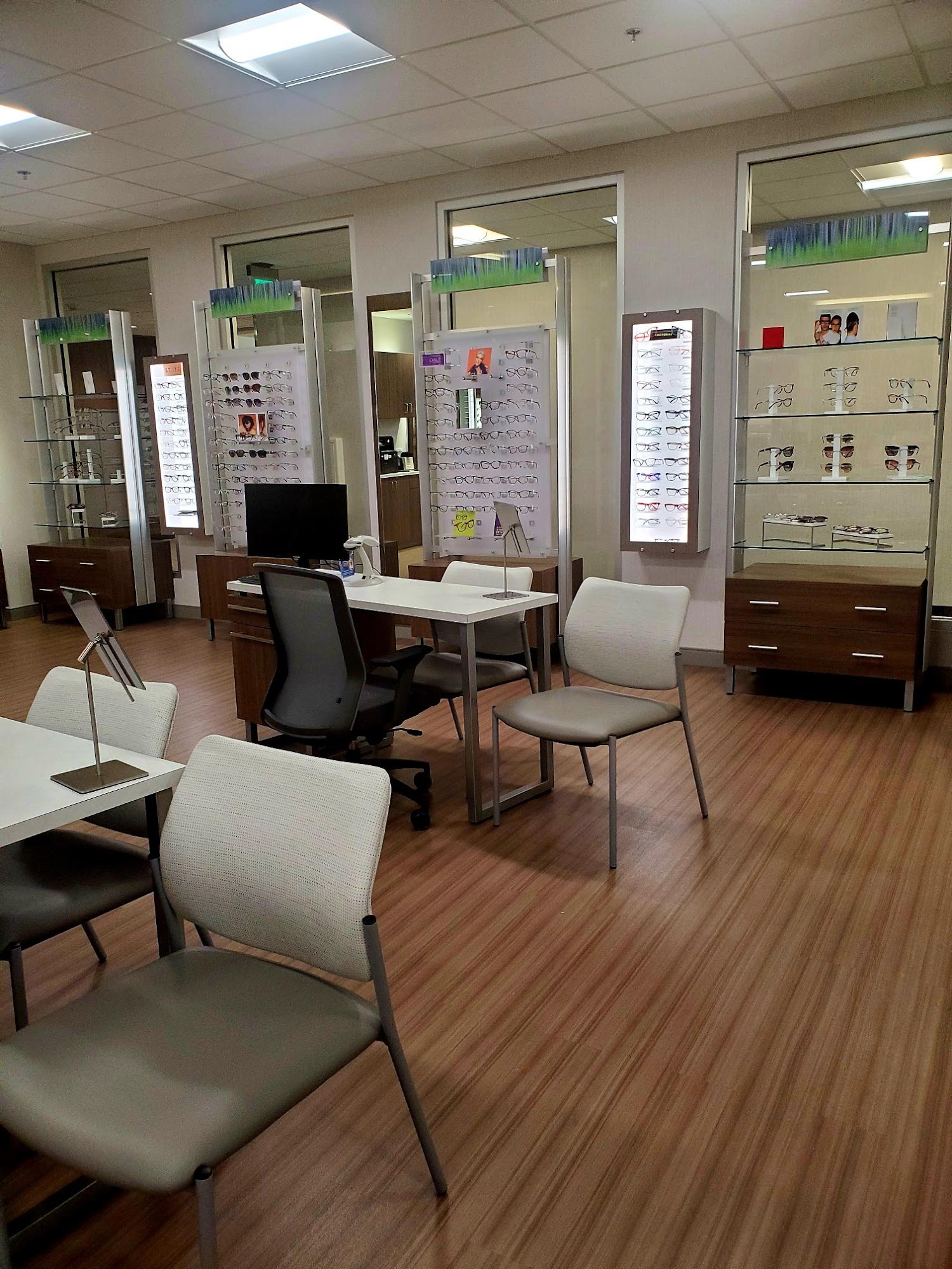 ASSOCIATED EYE CARE - Hudson WI - Hours, Directions, Reviews - Loc8NearMe