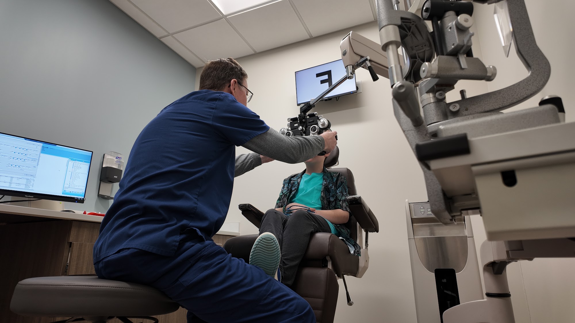 ASSOCIATED EYE CARE - Hudson WI - Hours, Directions, Reviews - Loc8NearMe